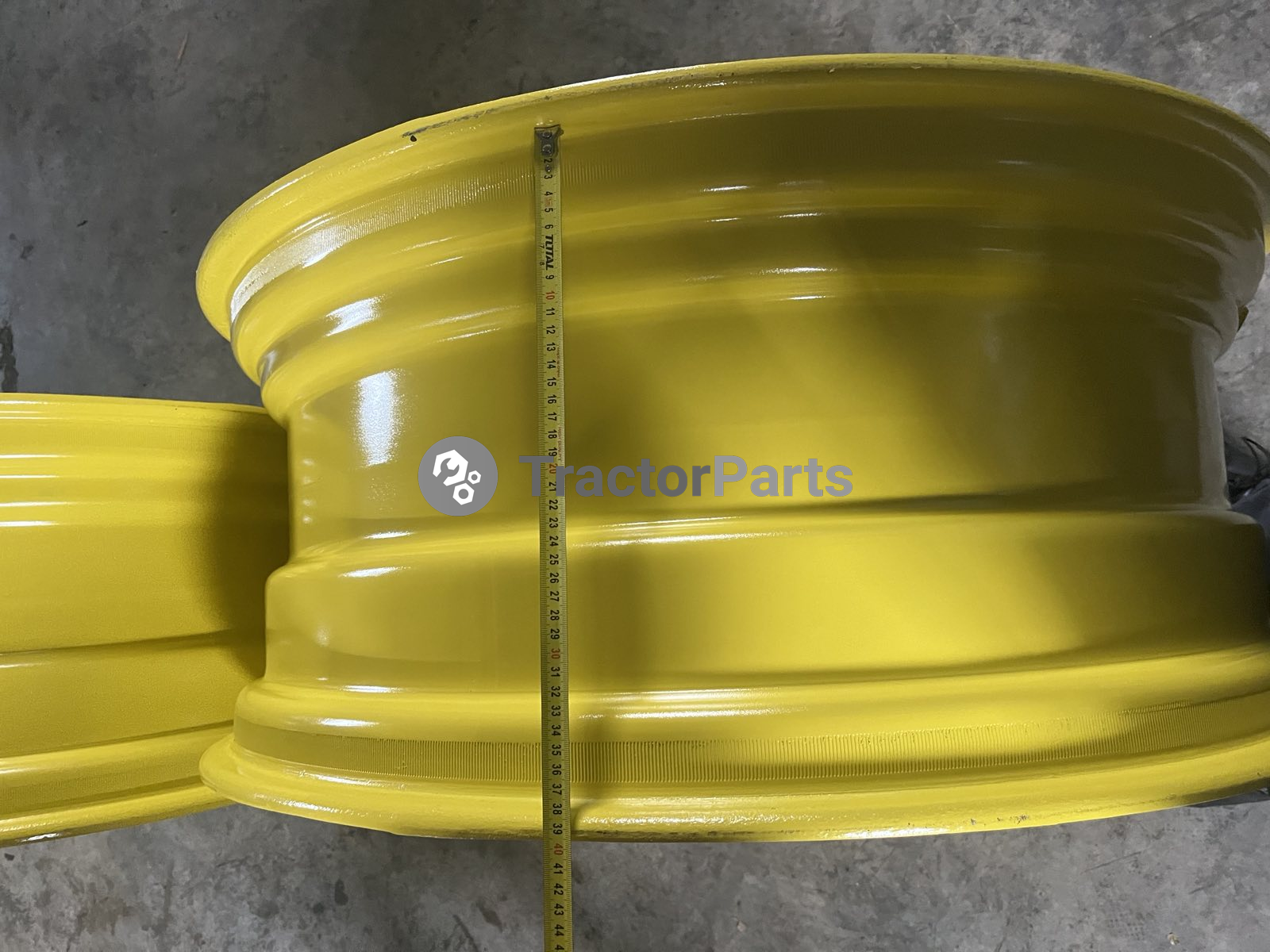 FRONT WHEEL RIM 15X38 - 220 HUB, 8 Holes for John Deere serie-ro